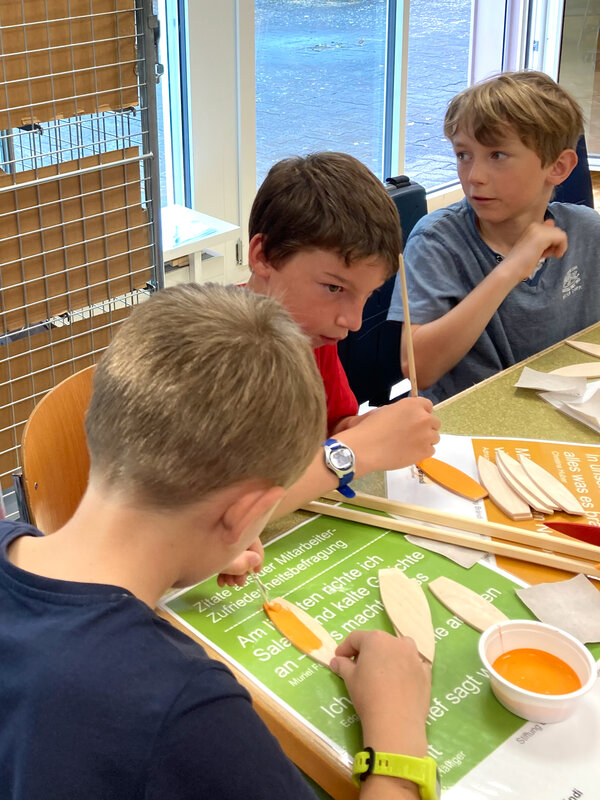 Ferienpass im AWB Sursee: Es wurden fleissig Windräder erstellt